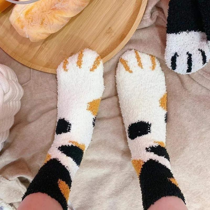 6 PAIRS OF Women's Fuzzy Cat Paws Socks. These cuts socks are warm and ...