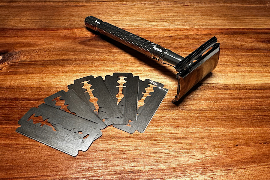 Double-Edged Classic Razor - Vintage style, with a world class close ...
